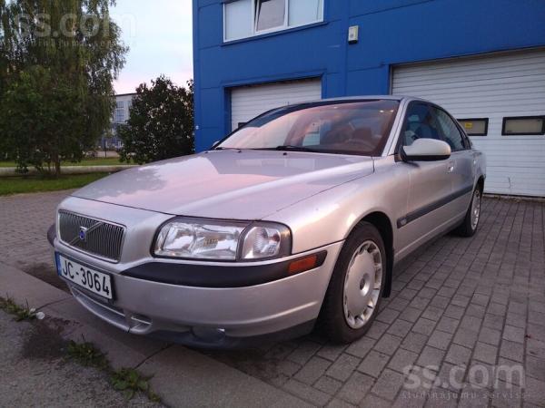 Pelēks Volvo S80 2002 Rīga, ar dzinēja tilpumu 2.00 L un nobraukumu 311 tūkst. km par 1200 €, foto 1 vietnē AUTOMOTO.COM.LV