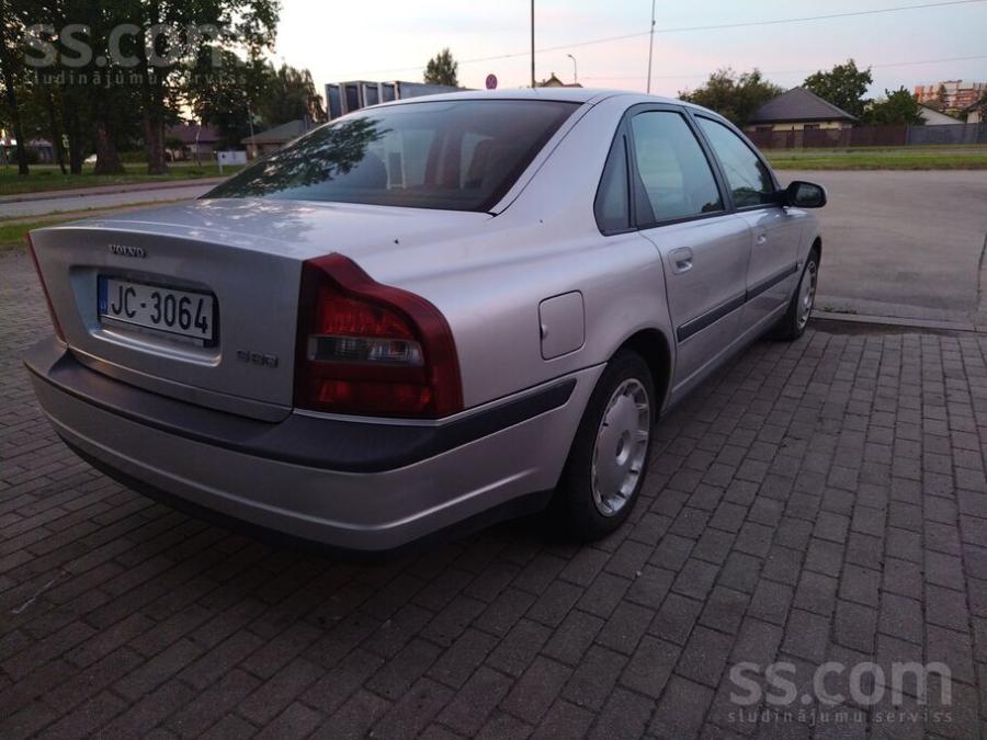 Grey Volvo S80 2002 in Riga, with an engine capacity of 2.00 L and mileage of 311 thousand km for 1200 €, photo 4 on AUTOMOTO.COM.LV