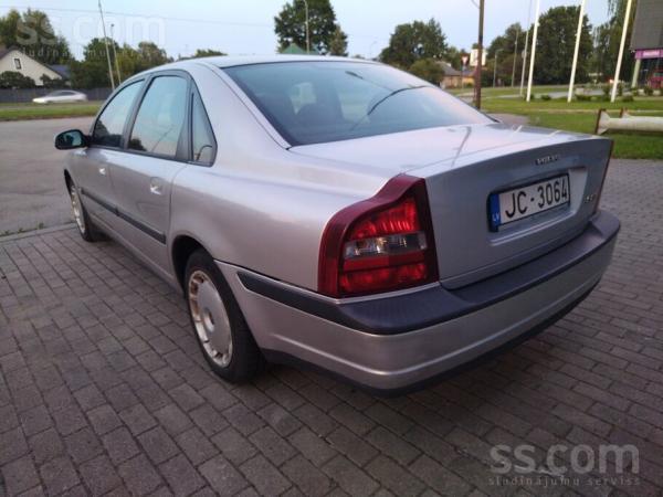 Pelēks Volvo S80 2002 Rīga, ar dzinēja tilpumu 2.00 L un nobraukumu 311 tūkst. km par 1200 €, foto 4 vietnē AUTOMOTO.COM.LV