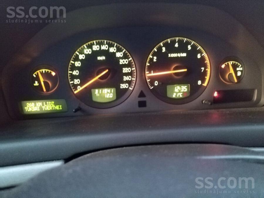 Grey Volvo S80 2002 in Riga, with an engine capacity of 2.00 L and mileage of 311 thousand km for 1200 €, photo 7 on AUTOMOTO.COM.LV