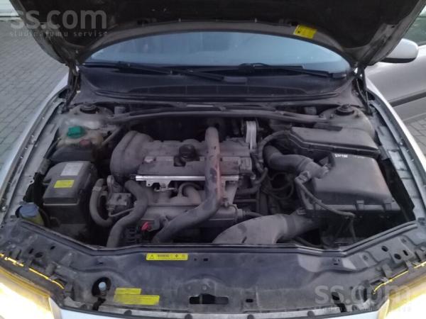 Pelēks Volvo S80 2002 Rīga, ar dzinēja tilpumu 2.00 L un nobraukumu 311 tūkst. km par 1200 €, foto 9 vietnē AUTOMOTO.COM.LV