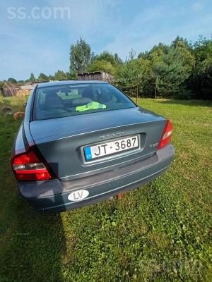 Pelēks Volvo S80 2002 Krāslava, ar dzinēja tilpumu 2.40 L un nobraukumu 223 tūkst. km par 2550 €, foto 5 vietnē AUTOMOTO.COM.LV