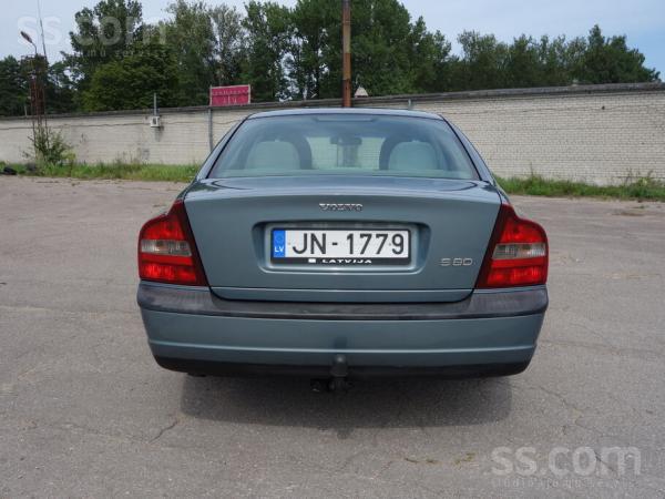 Pelēks Volvo S80 2002 Rīga, ar dzinēja tilpumu 2.40 L un nobraukumu 261 tūkst. km par 1750 €, foto 4 vietnē AUTOMOTO.COM.LV