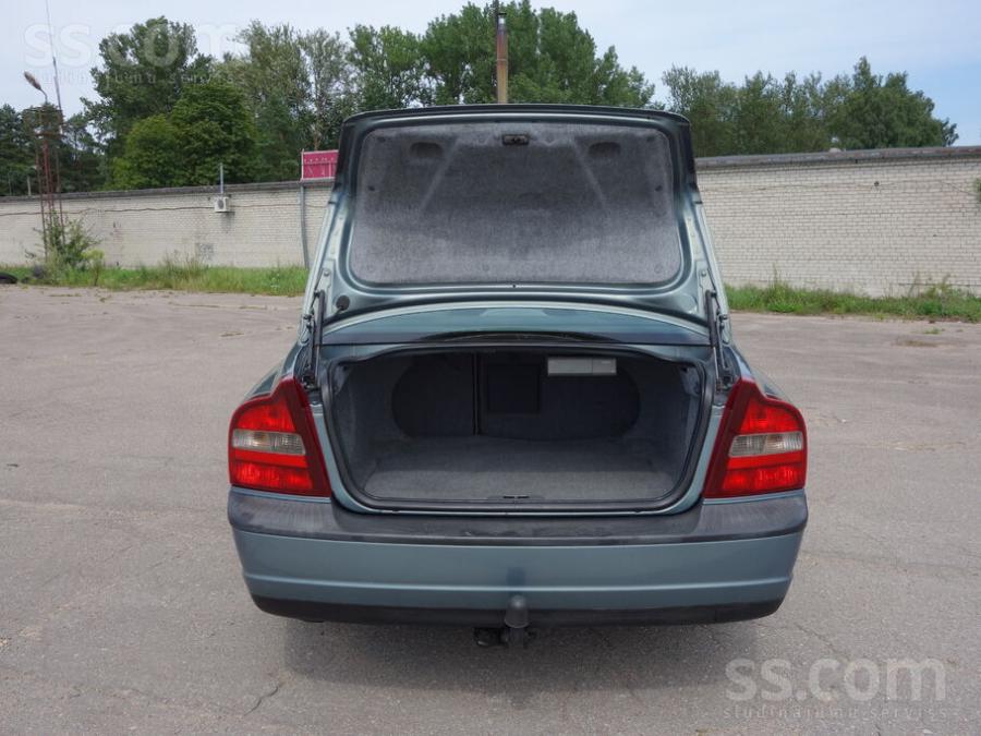 Pelēks Volvo S80 2002 Rīga, ar dzinēja tilpumu 2.40 L un nobraukumu 261 tūkst. km par 1750 €, foto 23 vietnē AUTOMOTO.COM.LV