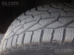 Pelēks Volvo S80 2002 Rīga, ar dzinēja tilpumu 2.40 L un nobraukumu 261 tūkst. km par 1750 €, foto 34 vietnē AUTOMOTO.COM.LV