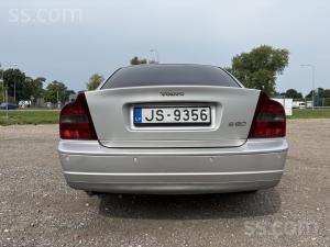 Pelēks Volvo S80 2002 Daugavpils, ar dzinēja tilpumu 2.40 L un nobraukumu 324 tūkst. km par 1250 €, foto 5 vietnē AUTOMOTO.COM.LV