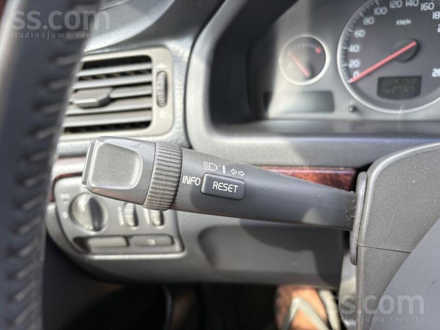 Pelēks Volvo S80 2002 Daugavpils, ar dzinēja tilpumu 2.40 L un nobraukumu 324 tūkst. km par 1250 €, foto 21 vietnē AUTOMOTO.COM.LV