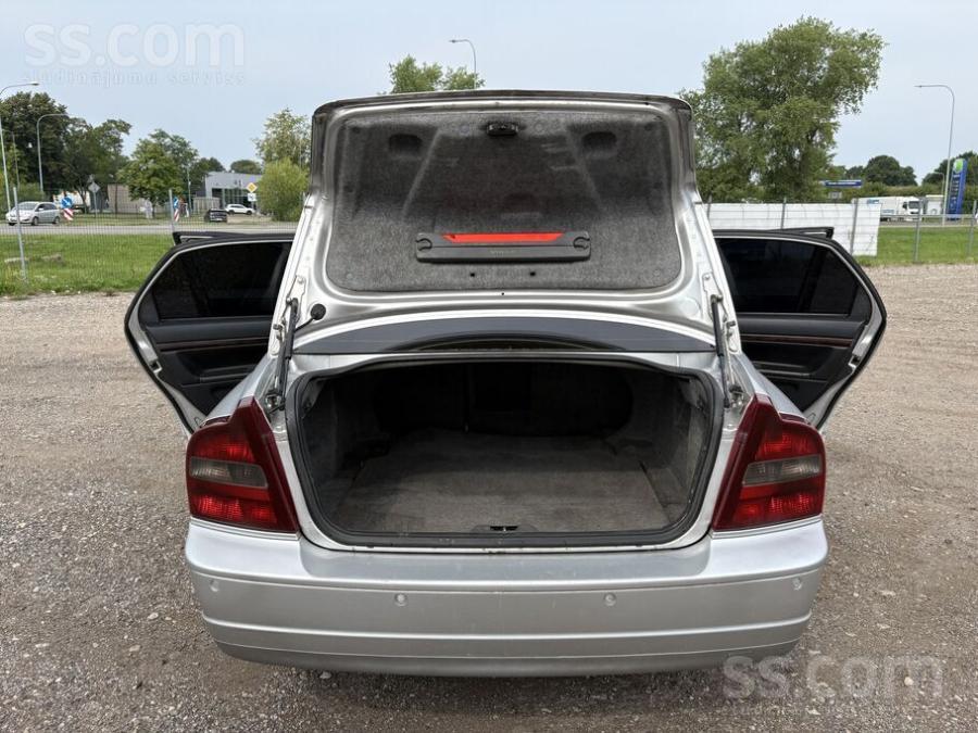 Pelēks Volvo S80 2002 Daugavpils, ar dzinēja tilpumu 2.40 L un nobraukumu 324 tūkst. km par 1250 €, foto 41 vietnē AUTOMOTO.COM.LV