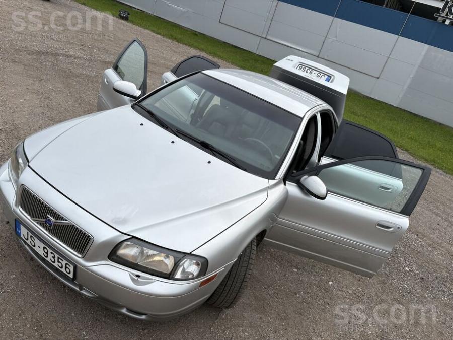 Pelēks Volvo S80 2002 Daugavpils, ar dzinēja tilpumu 2.40 L un nobraukumu 324 tūkst. km par 1250 €, foto 59 vietnē AUTOMOTO.COM.LV