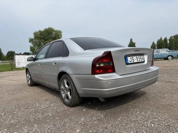 Серый Вольво С80 2002 в Даугавпилс, объемом двигателя 2.40 л и пробегом 324 тыс. км за 1250 €, фото 3 на AUTOMOTO.COM.LV