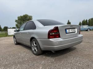 Pelēks Volvo S80 2002 Daugavpils, ar dzinēja tilpumu 2.40 L un nobraukumu 324 tūkst. km par 1250 €, foto 4 vietnē AUTOMOTO.COM.LV