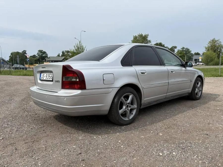 Pelēks Volvo S80 2002 Daugavpils, ar dzinēja tilpumu 2.40 L un nobraukumu 324 tūkst. km par 1250 €, foto 6 vietnē AUTOMOTO.COM.LV