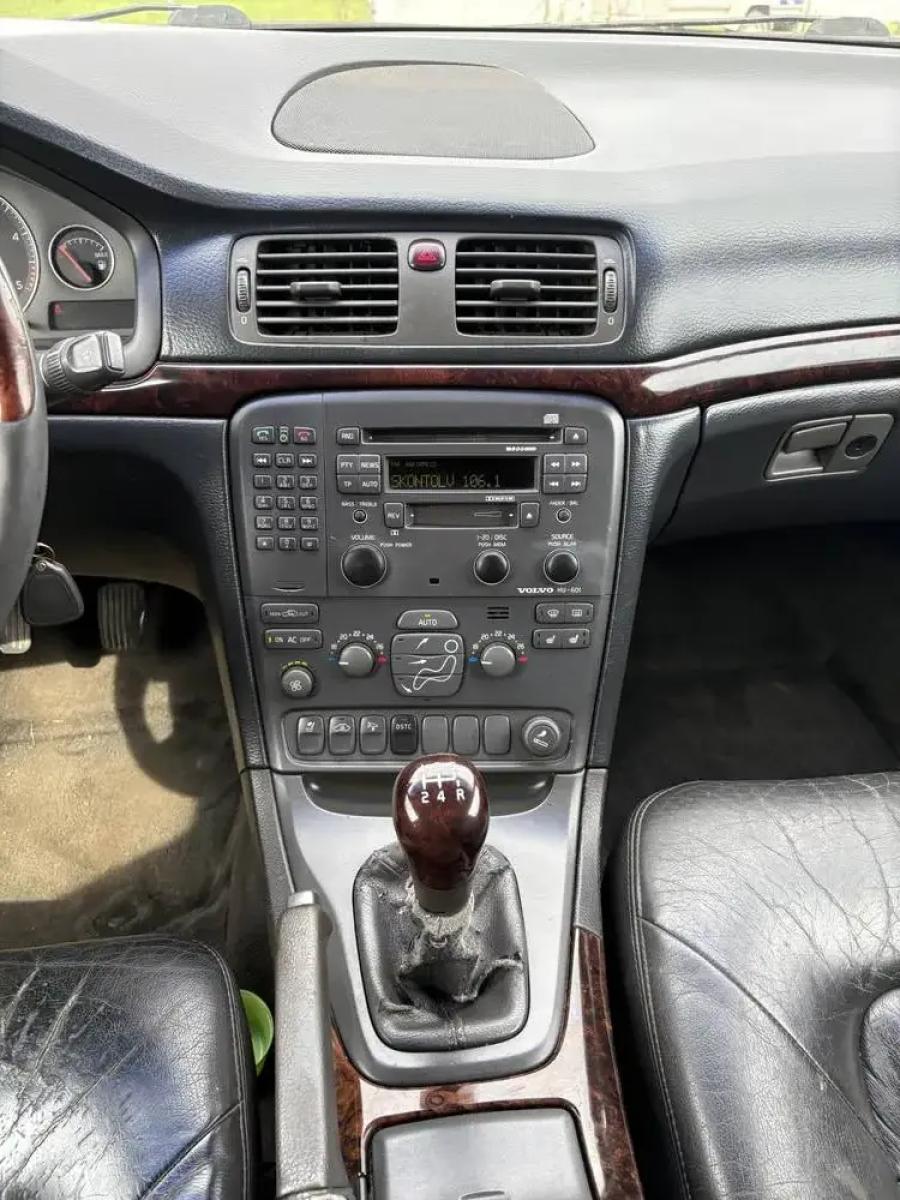 Pelēks Volvo S80 2002 Daugavpils, ar dzinēja tilpumu 2.40 L un nobraukumu 324 tūkst. km par 1250 €, foto 12 vietnē AUTOMOTO.COM.LV