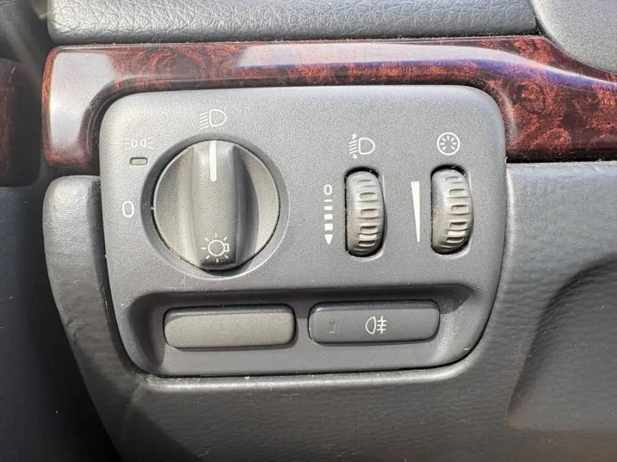 Pelēks Volvo S80 2002 Daugavpils, ar dzinēja tilpumu 2.40 L un nobraukumu 324 tūkst. km par 1250 €, foto 17 vietnē AUTOMOTO.COM.LV