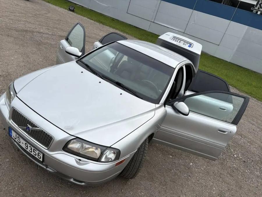 Pelēks Volvo S80 2002 Daugavpils, ar dzinēja tilpumu 2.40 L un nobraukumu 324 tūkst. km par 1250 €, foto 34 vietnē AUTOMOTO.COM.LV