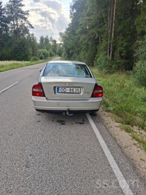 Серый Вольво С80 2002 в Рига, объемом двигателя 2.40 л и пробегом 450 тыс. км за 550 €, фото 5 на AUTOMOTO.COM.LV