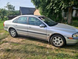 Grey Volvo S80 2002 in Daugavpils, with an engine capacity of 2.40 L and mileage of 258 thousand km for 1000 €, photo 3 on AUTOMOTO.COM.LV