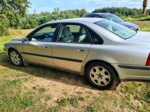 Grey Volvo S80 2002 in Daugavpils, with an engine capacity of 2.40 L and mileage of 258 thousand km for 1000 €, photo 5 on AUTOMOTO.COM.LV