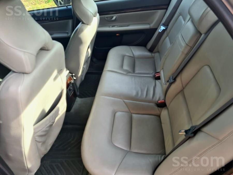 Grey Volvo S80 2002 in Daugavpils, with an engine capacity of 2.40 L and mileage of 258 thousand km for 1000 €, photo 7 on AUTOMOTO.COM.LV