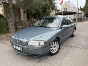 Pelēks Volvo S80 2002 Kauņa, ar dzinēja tilpumu 2.44 L un nobraukumu 378 tūkst. km par 899 €, foto  vietnē AUTOMOTO.COM.LV