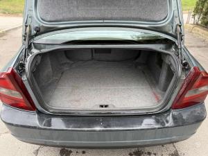 Grey Volvo S80 2002 in Kaunas, with an engine capacity of 2.44 L and mileage of 378 thousand km for 899 €, photo 7 on AUTOMOTO.COM.LV