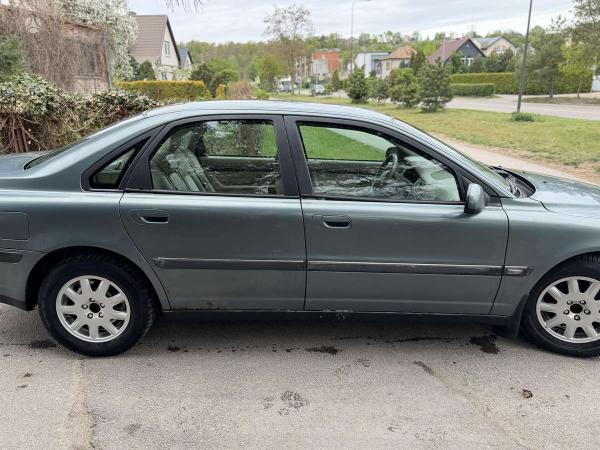 Grey Volvo S80 2002 in Kaunas, with an engine capacity of 2.44 L and mileage of 378 thousand km for 899 €, photo 10 on AUTOMOTO.COM.LV