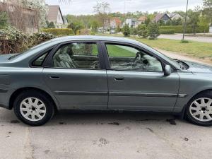 Grey Volvo S80 2002 in Kaunas, with an engine capacity of 2.44 L and mileage of 378 thousand km for 899 €, photo 11 on AUTOMOTO.COM.LV