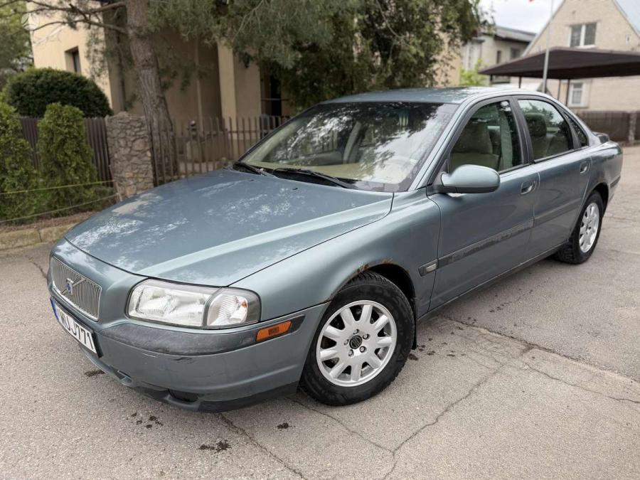 Grey Volvo S80 2002 in Kaunas, with an engine capacity of 2.44 L and mileage of 378 thousand km for 899 €, photo 12 on AUTOMOTO.COM.LV