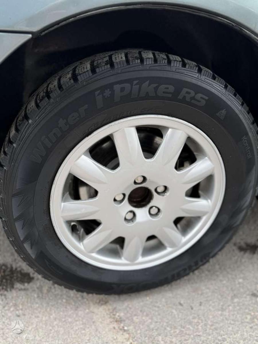 Grey Volvo S80 2002 in Kaunas, with an engine capacity of 2.44 L and mileage of 378 thousand km for 899 €, photo 13 on AUTOMOTO.COM.LV