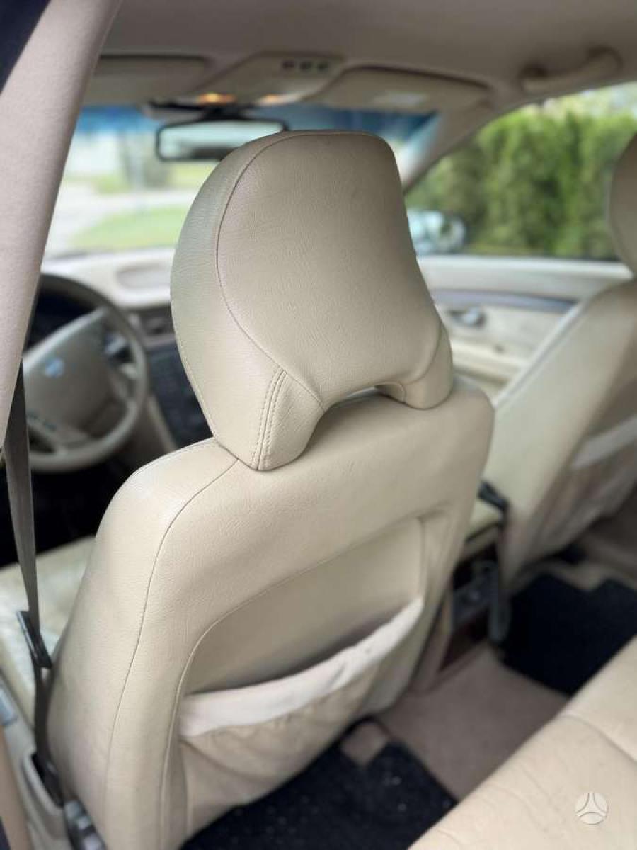 Grey Volvo S80 2002 in Kaunas, with an engine capacity of 2.44 L and mileage of 378 thousand km for 899 €, photo 20 on AUTOMOTO.COM.LV