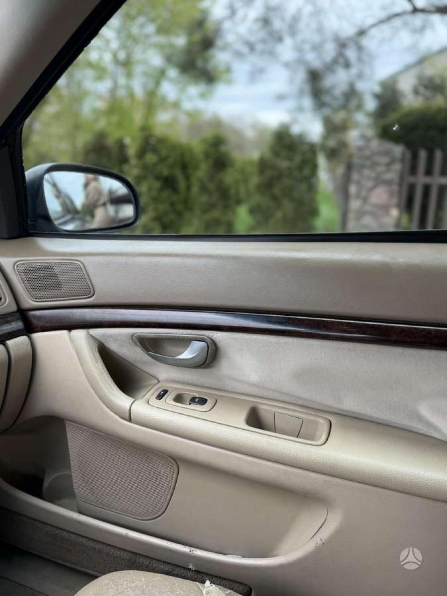 Grey Volvo S80 2002 in Kaunas, with an engine capacity of 2.44 L and mileage of 378 thousand km for 899 €, photo 26 on AUTOMOTO.COM.LV