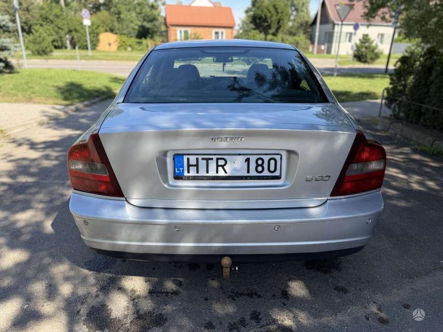 Grey Volvo S80 2002 in Kaunas, with an engine capacity of 2.40 L and mileage of 400 thousand km for 1350 €, photo 8 on AUTOMOTO.COM.LV