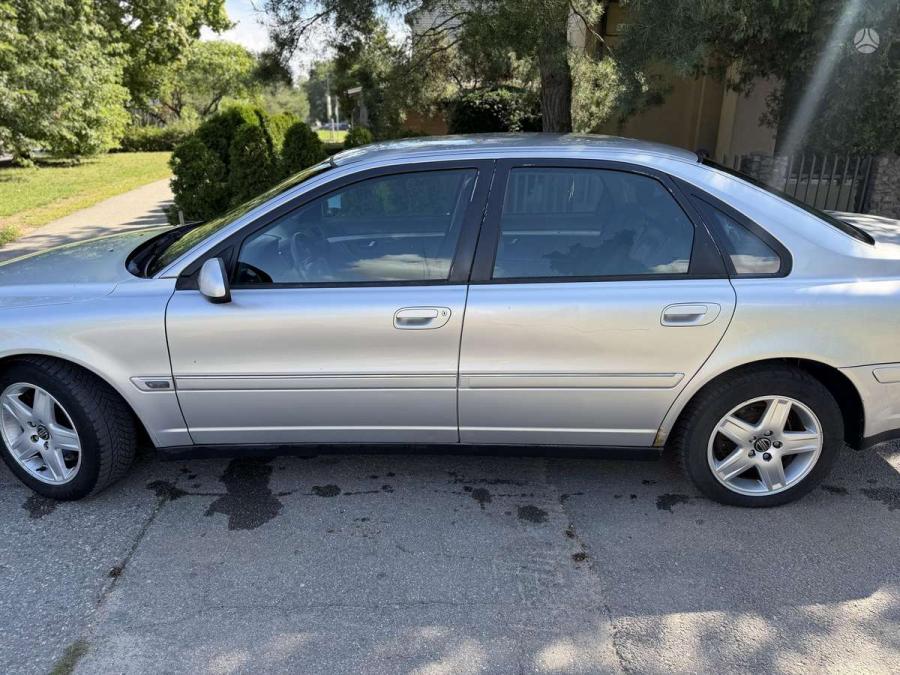 Grey Volvo S80 2002 in Kaunas, with an engine capacity of 2.40 L and mileage of 400 thousand km for 1350 €, photo 10 on AUTOMOTO.COM.LV
