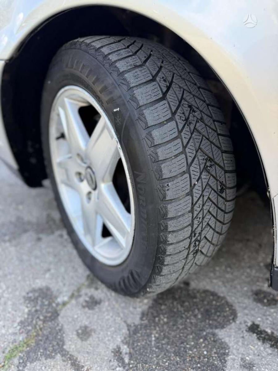 Grey Volvo S80 2002 in Kaunas, with an engine capacity of 2.40 L and mileage of 400 thousand km for 1350 €, photo 11 on AUTOMOTO.COM.LV