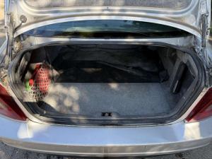 Grey Volvo S80 2002 in Kaunas, with an engine capacity of 2.40 L and mileage of 400 thousand km for 1350 €, photo 13 on AUTOMOTO.COM.LV