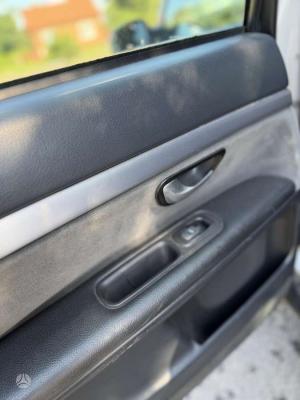 Grey Volvo S80 2002 in Kaunas, with an engine capacity of 2.40 L and mileage of 400 thousand km for 1350 €, photo 18 on AUTOMOTO.COM.LV