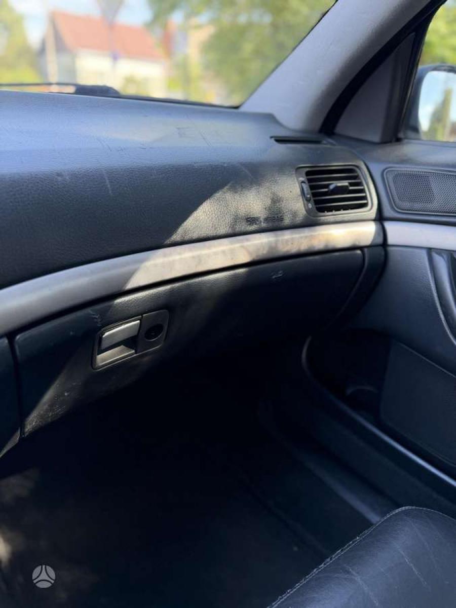 Grey Volvo S80 2002 in Kaunas, with an engine capacity of 2.40 L and mileage of 400 thousand km for 1350 €, photo 25 on AUTOMOTO.COM.LV