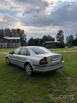 Grey Volvo S80 2002 in Riga, with an engine capacity of 2.40 L and mileage of 347 thousand km for 600 €, photo 3 on AUTOMOTO.COM.LV