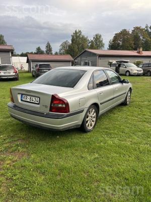 Grey Volvo S80 2002 in Riga, with an engine capacity of 2.40 L and mileage of 347 thousand km for 600 €, photo 4 on AUTOMOTO.COM.LV