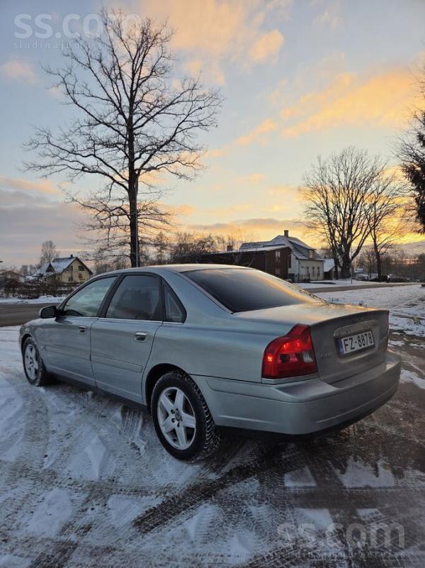 Pelēks Volvo S80 2003 Valmiera, ar dzinēja tilpumu 2.50 L un nobraukumu 508 tūkst. km par 1050 €, foto 4 vietnē AUTOMOTO.COM.LV