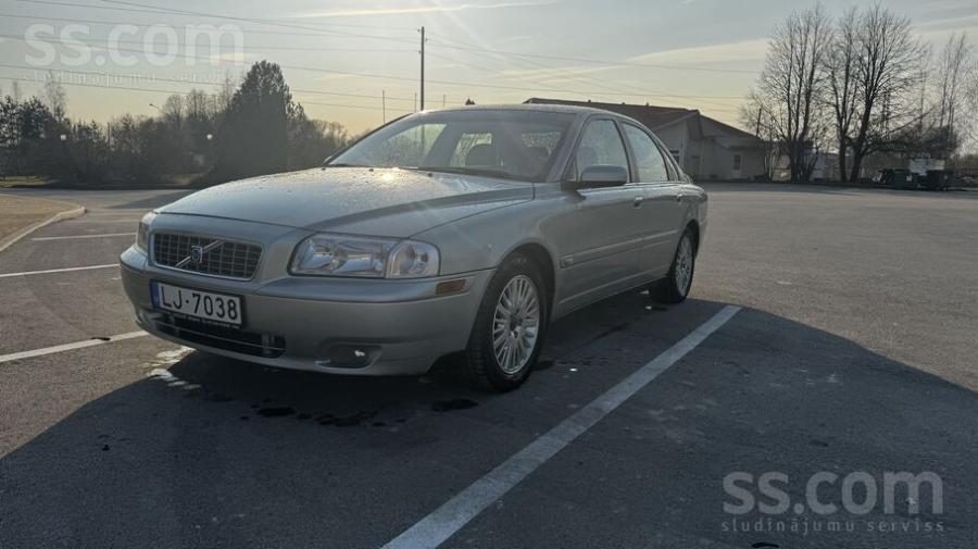 Pelēks Volvo S80 2003 Aizkraukle, ar dzinēja tilpumu 2.40 L un nobraukumu 324 tūkst. km par 1550 €, foto 4 vietnē AUTOMOTO.COM.LV