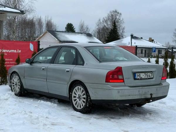 Pelēks Volvo S80 2003 Jelgava, ar dzinēja tilpumu 2.40 L un nobraukumu 430 tūkst. km par 1350 €, foto 6 vietnē AUTOMOTO.COM.LV