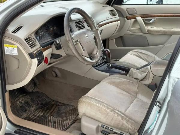 Pelēks Volvo S80 2003 Jelgava, ar dzinēja tilpumu 2.40 L un nobraukumu 430 tūkst. km par 1350 €, foto 7 vietnē AUTOMOTO.COM.LV