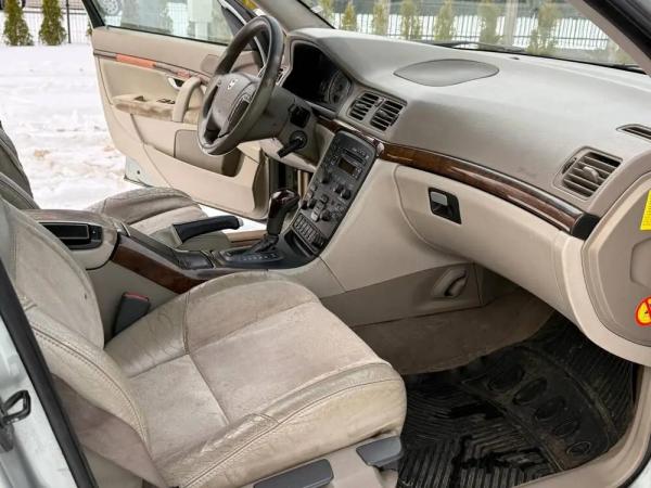 Pelēks Volvo S80 2003 Jelgava, ar dzinēja tilpumu 2.40 L un nobraukumu 430 tūkst. km par 1350 €, foto 8 vietnē AUTOMOTO.COM.LV