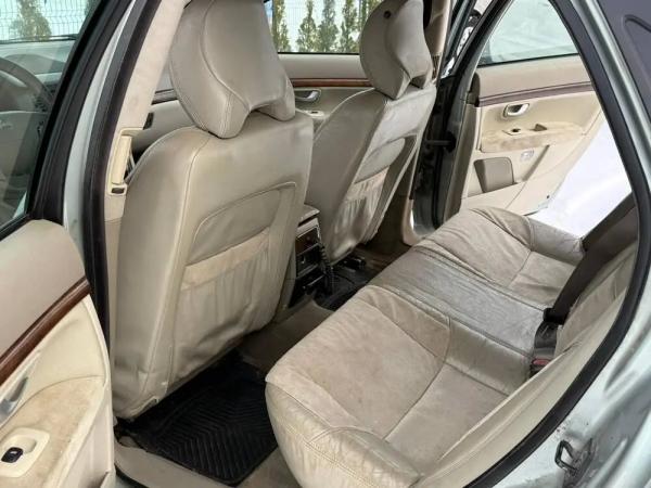 Pelēks Volvo S80 2003 Jelgava, ar dzinēja tilpumu 2.40 L un nobraukumu 430 tūkst. km par 1350 €, foto 10 vietnē AUTOMOTO.COM.LV