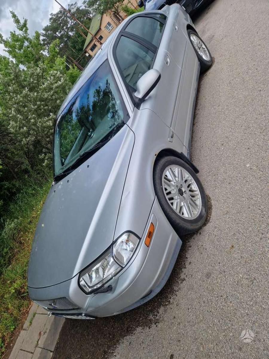 Grey Volvo S80 2003 in Vilnius, with an engine capacity of 2.40 L and mileage of 320 thousand km for 400 €, photo 3 on AUTOMOTO.COM.LV