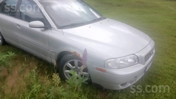 Pelēks Volvo S80 2003 Jēkabpils, ar dzinēja tilpumu 2.40 L un nobraukumu 400 tūkst. km par 850 €, foto 3 vietnē AUTOMOTO.COM.LV