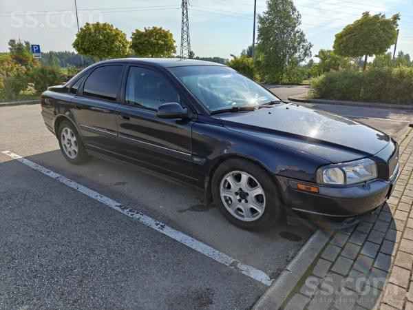 Pelēks Volvo S80 2003 Ogre, ar dzinēja tilpumu 2.40 L un nobraukumu 403 tūkst. km par 900 €, foto 3 vietnē AUTOMOTO.COM.LV