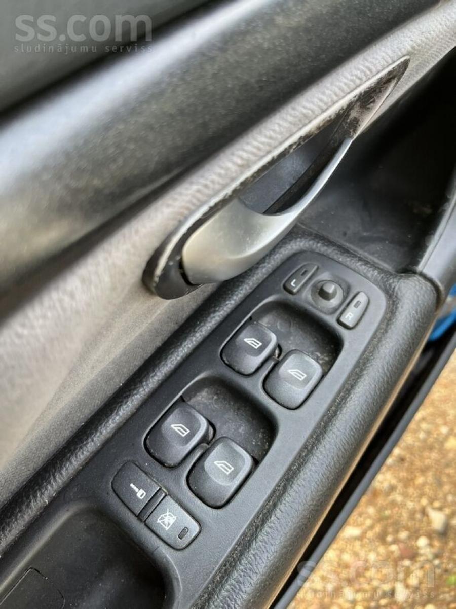 Pelēks Volvo S80 2003 Tukums, ar dzinēja tilpumu 2.40 L un nobraukumu 461 tūkst. km par 750 €, foto 3 vietnē AUTOMOTO.COM.LV