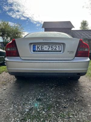 Grey Volvo S80 2003 in Tukums, with an engine capacity of 2.40 L and mileage of 461 thousand km for 550 €, photo 4 on AUTOMOTO.COM.LV